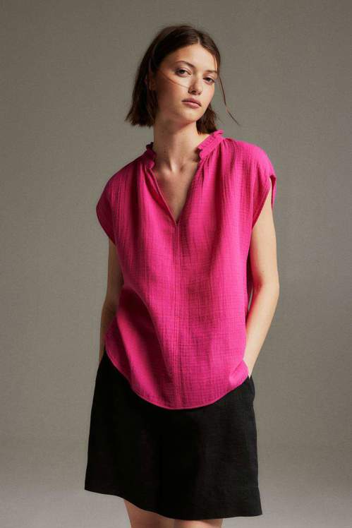 10 blusas de H&M que están agotando las mujeres de 50: holgadas y con manguitas tendencia