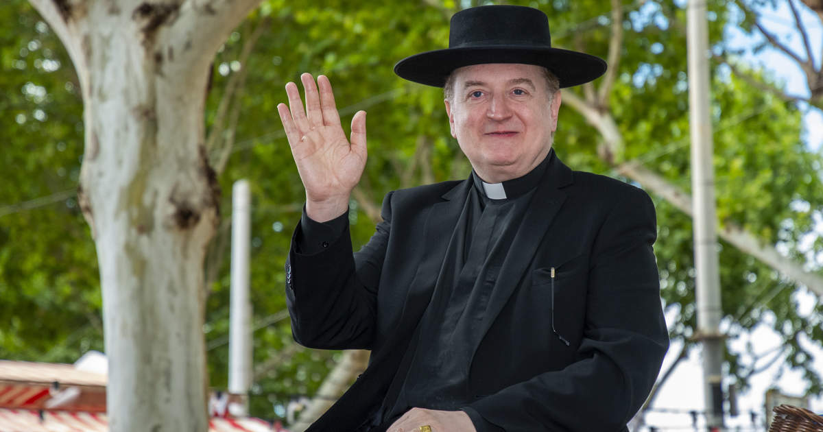 ¿Qué fue de el Padre Apeles, el cura más polémico de la televisión de ...