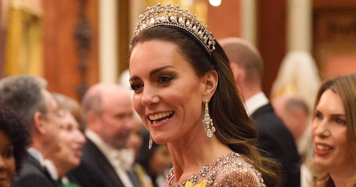 Kate Middleton brilla en una noche de gala con un impresionante vestido de lentejuelas y la ...