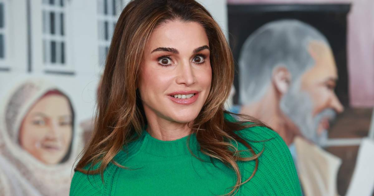 Rania de Jordania confirma cómo se llevan los pitillo a los 50 (y cómo ...
