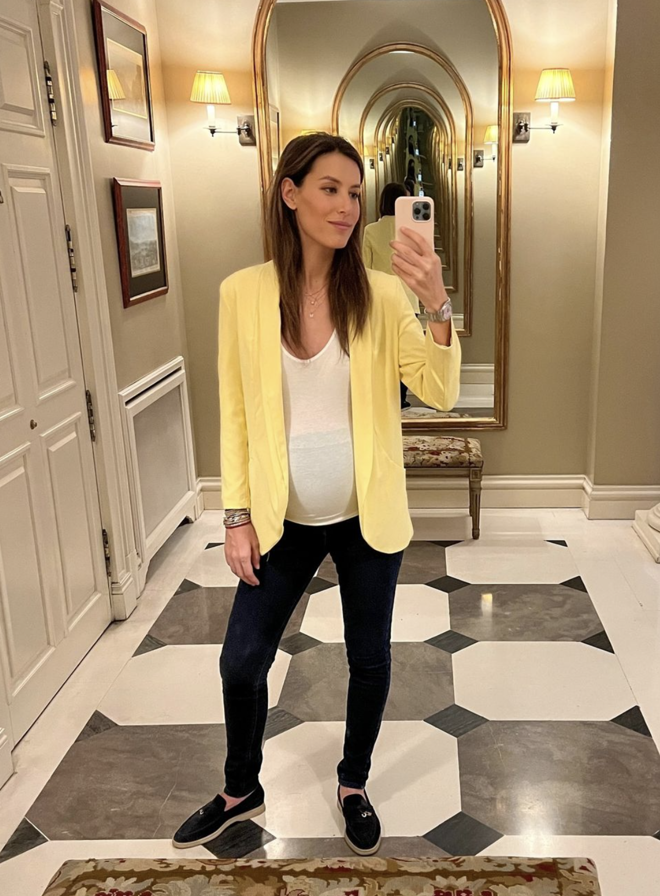 Ana Boyer presume, por fin, de embarazo a solo unos días de dar a luz a ...