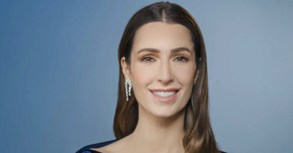 Rajwa de Jordania, embarazada de su primer hijo, estrena posado oficial ...