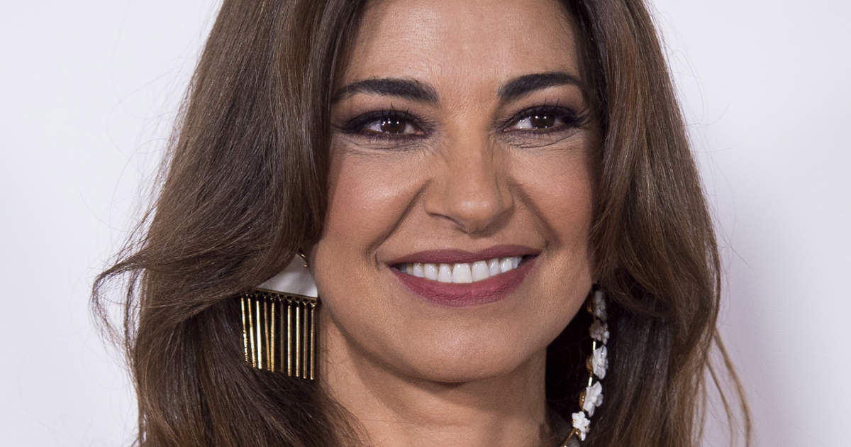 10 vestidos de Mango para llevar con sandalias o cuñas a cualquier evento