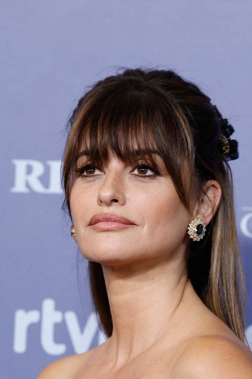 10 flequillos largos rejuvenecedores que favorecen mucho, se llevan y ...