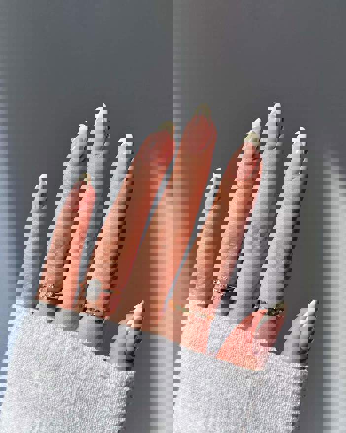 10 ideas de manicura blanca que seguirán triunfado en otoño 2024