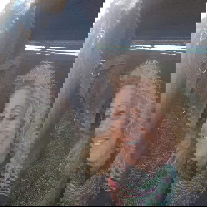 Localizamos a Karina Pau, la ex novia de Julián Muñoz que fue eclipsada ...