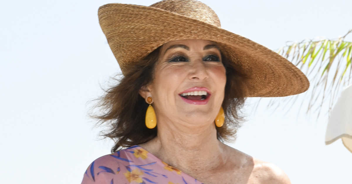 Ana Rosa, exultante de felicidad, casa a su hijo mayor rodeada de ...