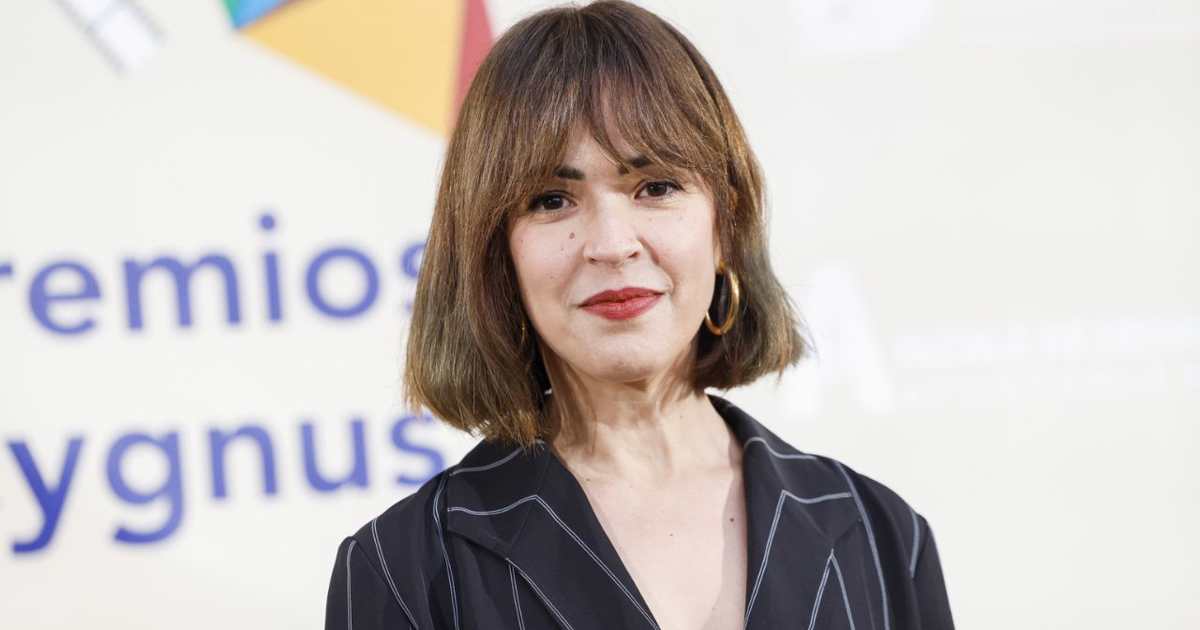 Verónica Sánchez (48 años), sobre su piel luminosa y sin arrugas: “Tomo una taza de agua ...