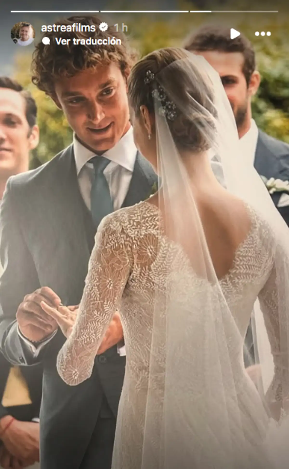 Beatrice Borromeo y Pierre Casiraghi celebran su 10º aniversario de boda: cinco vestidos, una ...