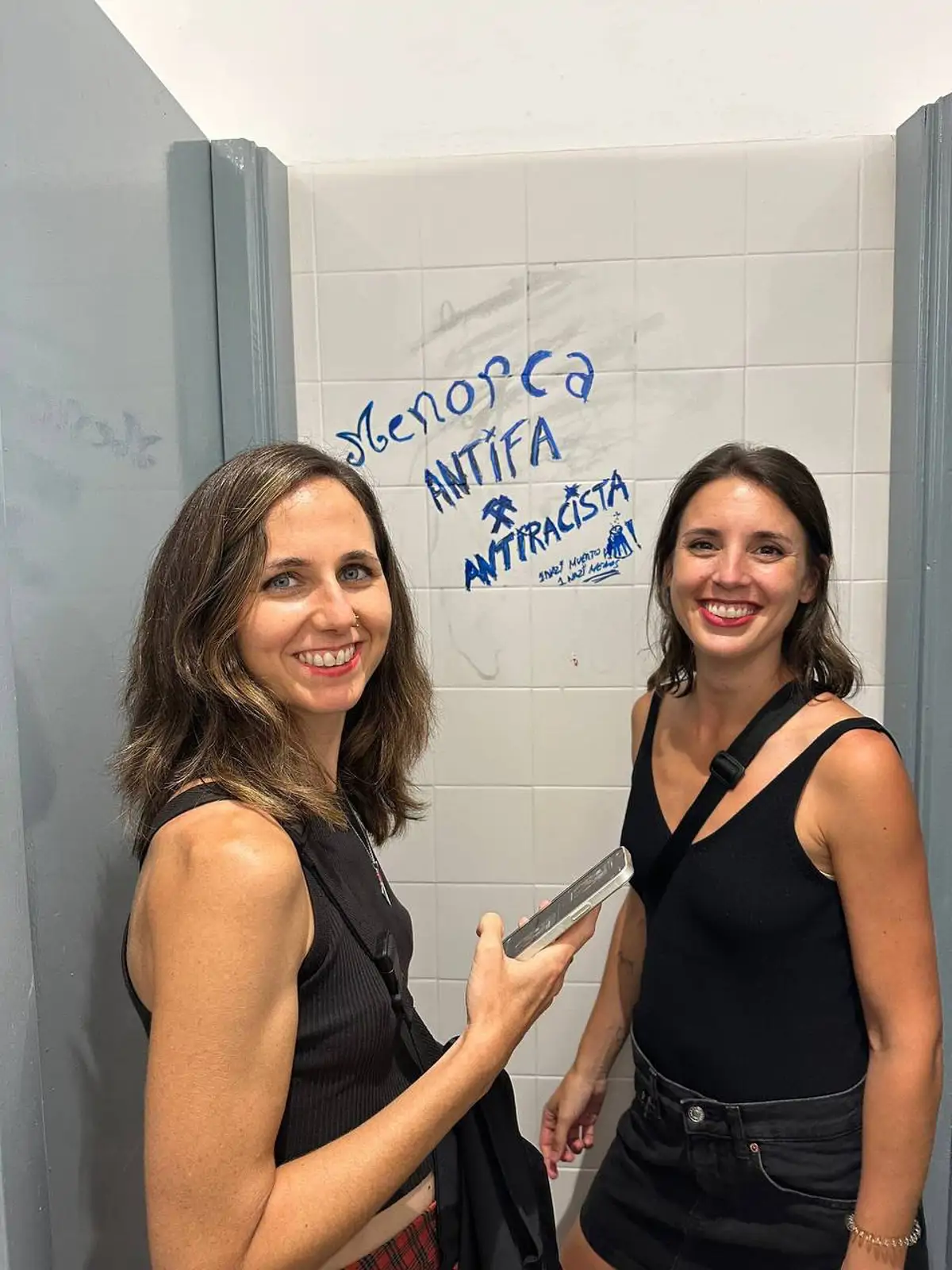 Irene Montero abre el álbum de sus vacaciones en Menorca junto a Ione Belarra: playas ...