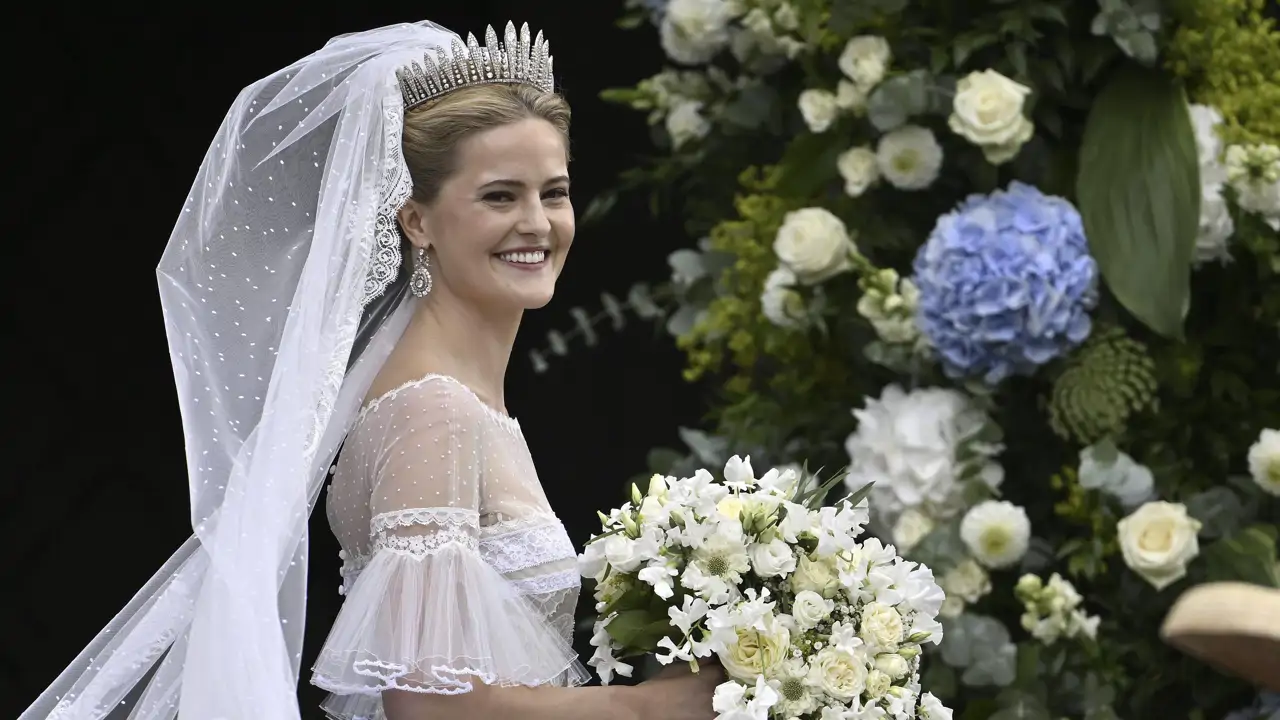 La princesa María Carolina de Liechtenstein sorprende con su vestido de ...